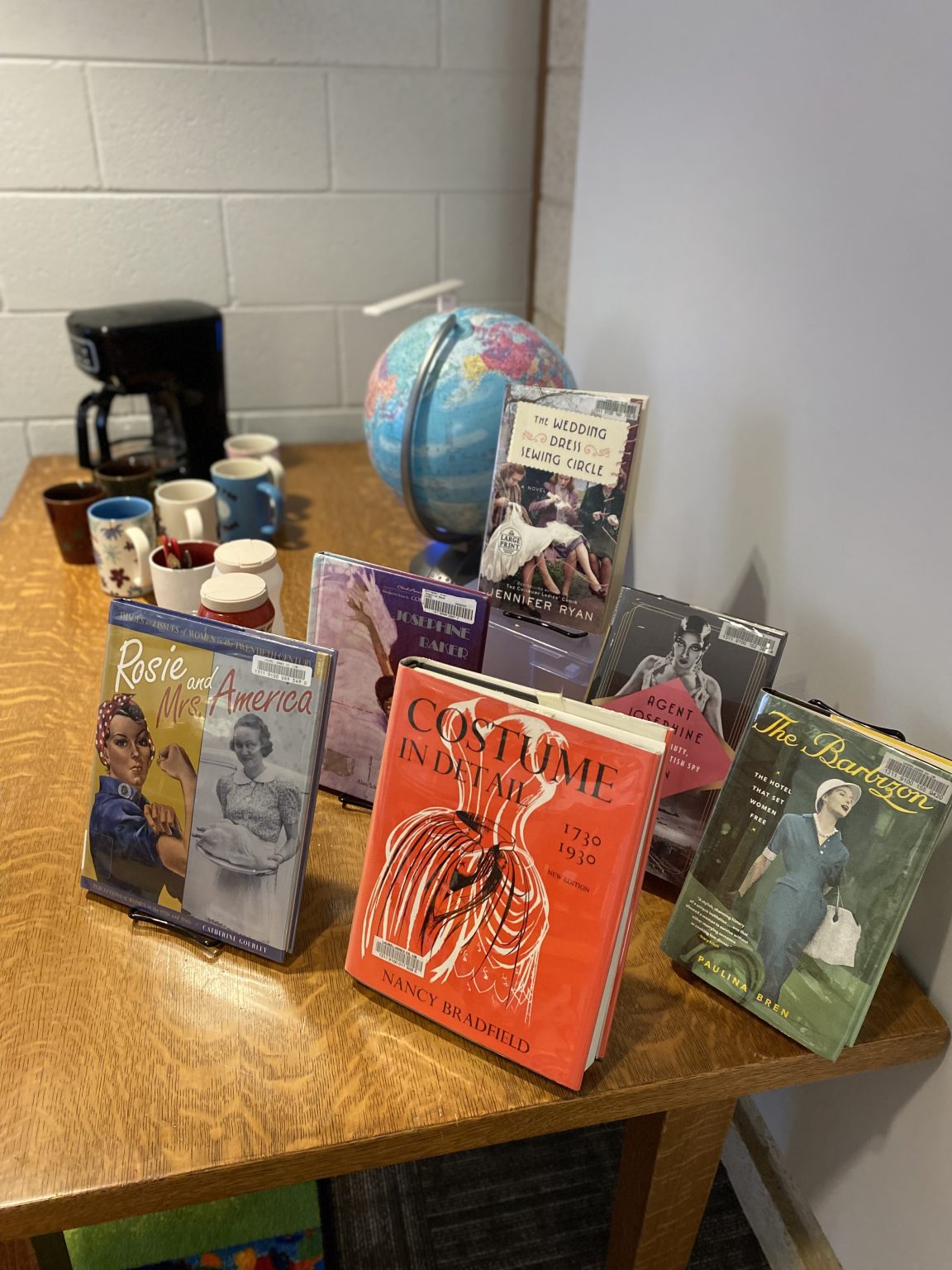 Book Clubs – Laurel Library